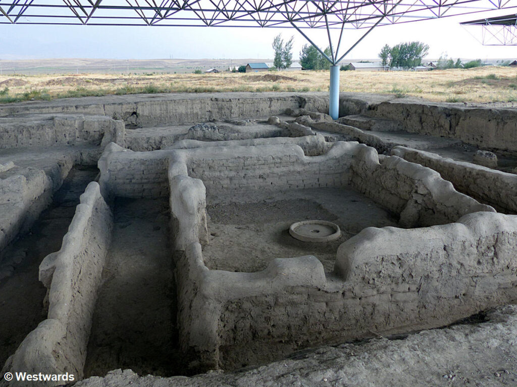 Sarazm - a proto-urban archaeological site - Westwards
