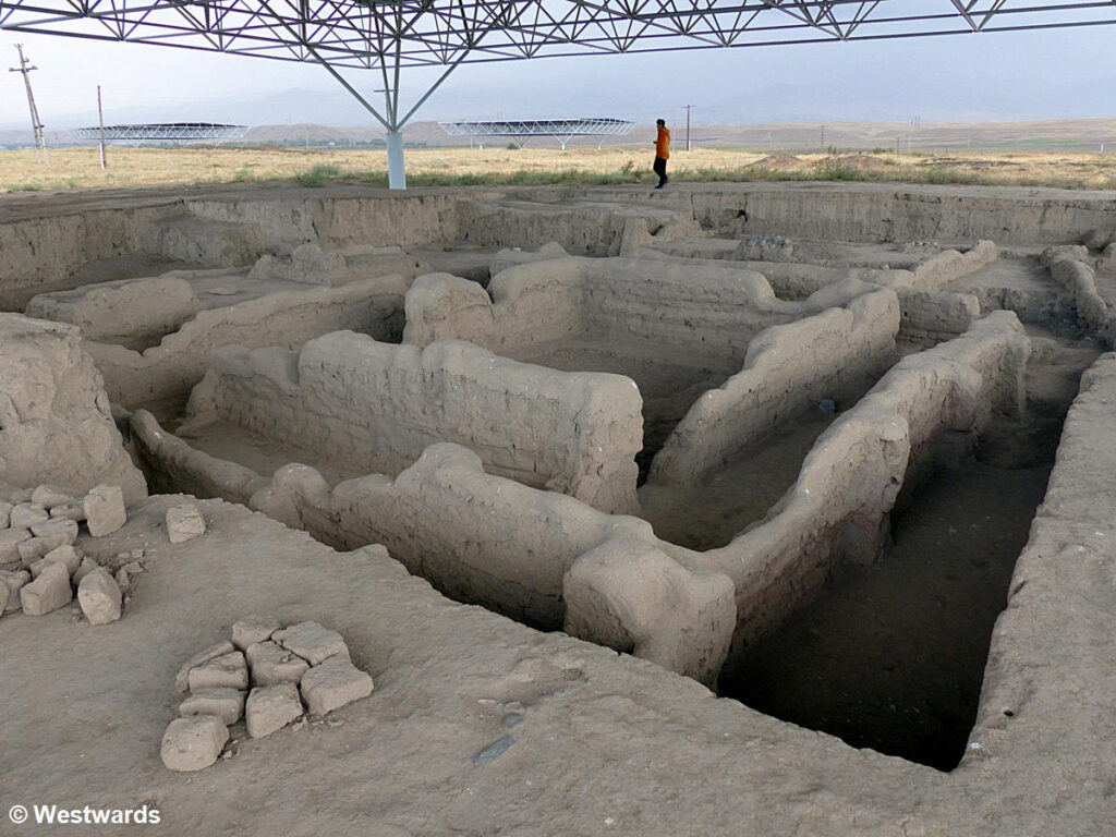 Sarazm - a proto-urban archaeological site - Westwards