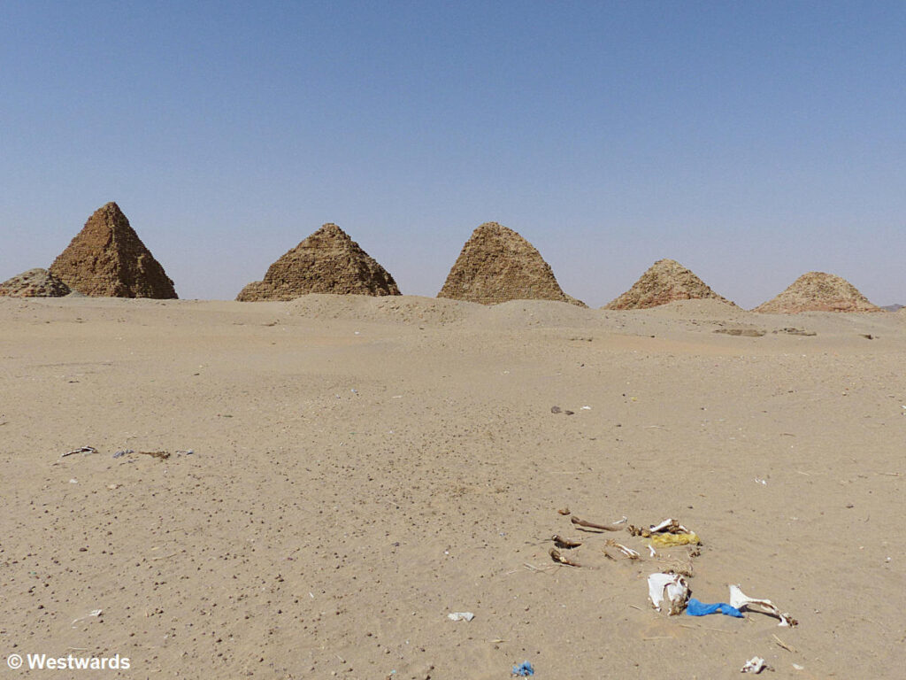 Visiting the Pharaonic sites of Jebel Barkal, Nuri and El Kurru - Westwards